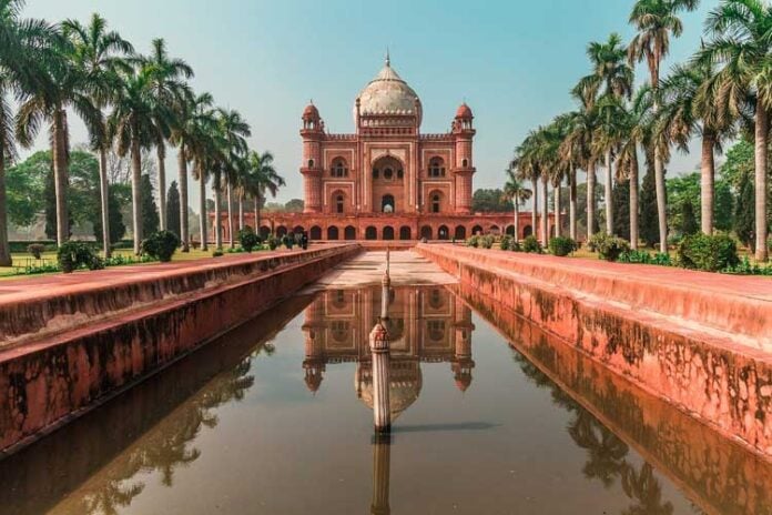 Explore India: A Land of Fascinating Contrasts and Culture