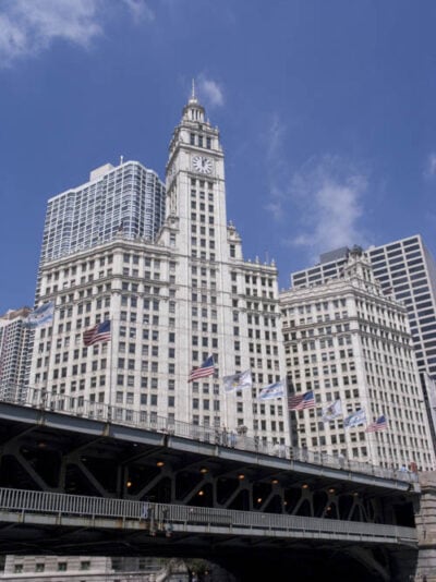 A Chicago Architecture Boat Tour is a Must for Fans of Architecture