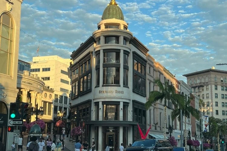 Los Angeles Travel Guide: Museums, Beaches & Hollywood