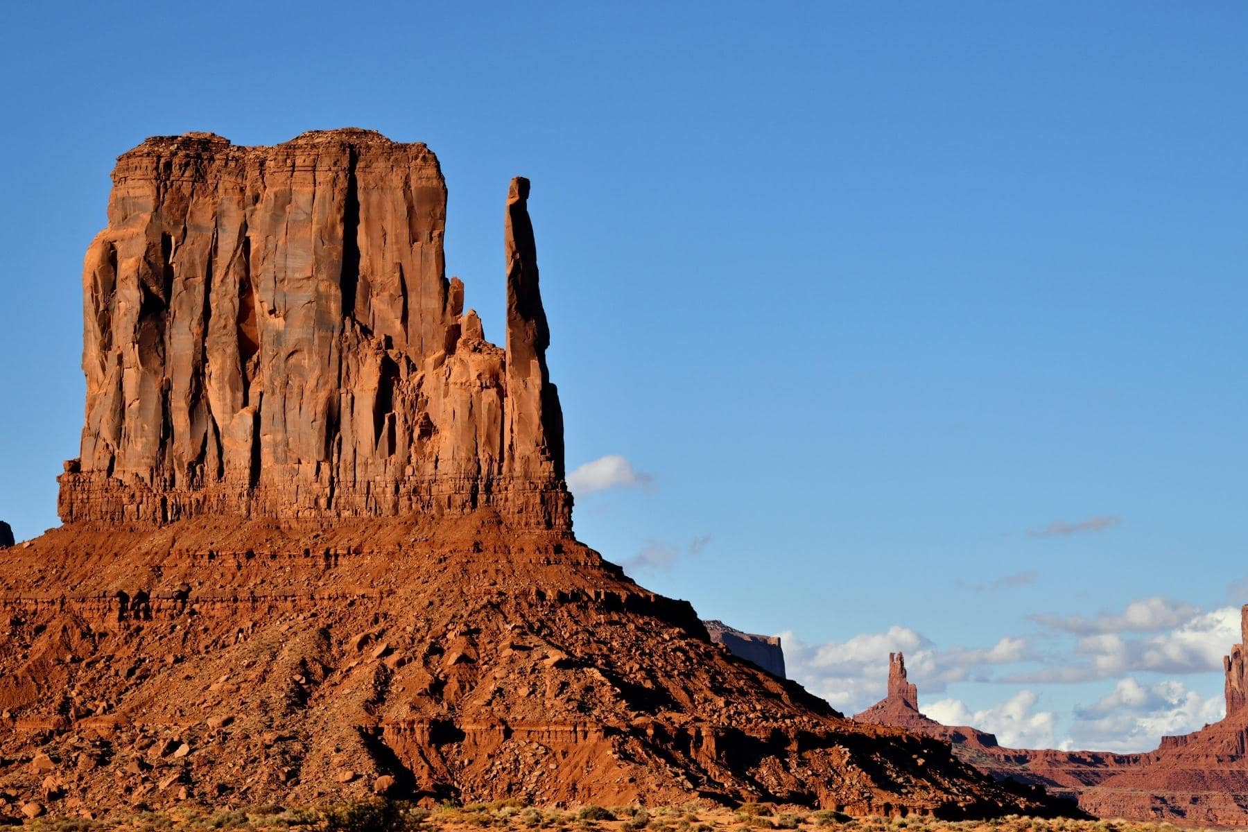 Monument Valley in 24 Hours: Drive, Hike, Backroads